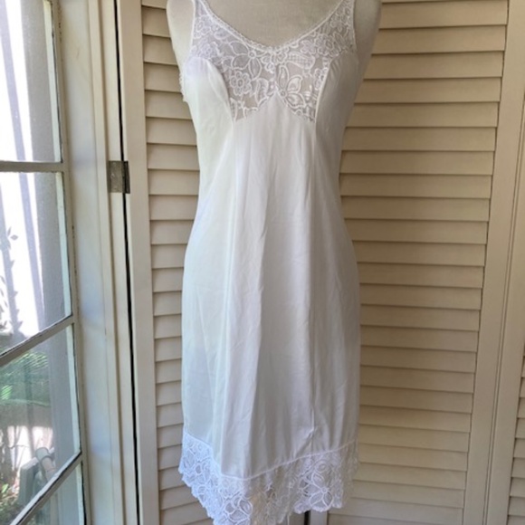 Bali | Intimates & Sleepwear | Vintage Bali Full White Slip | Poshmark